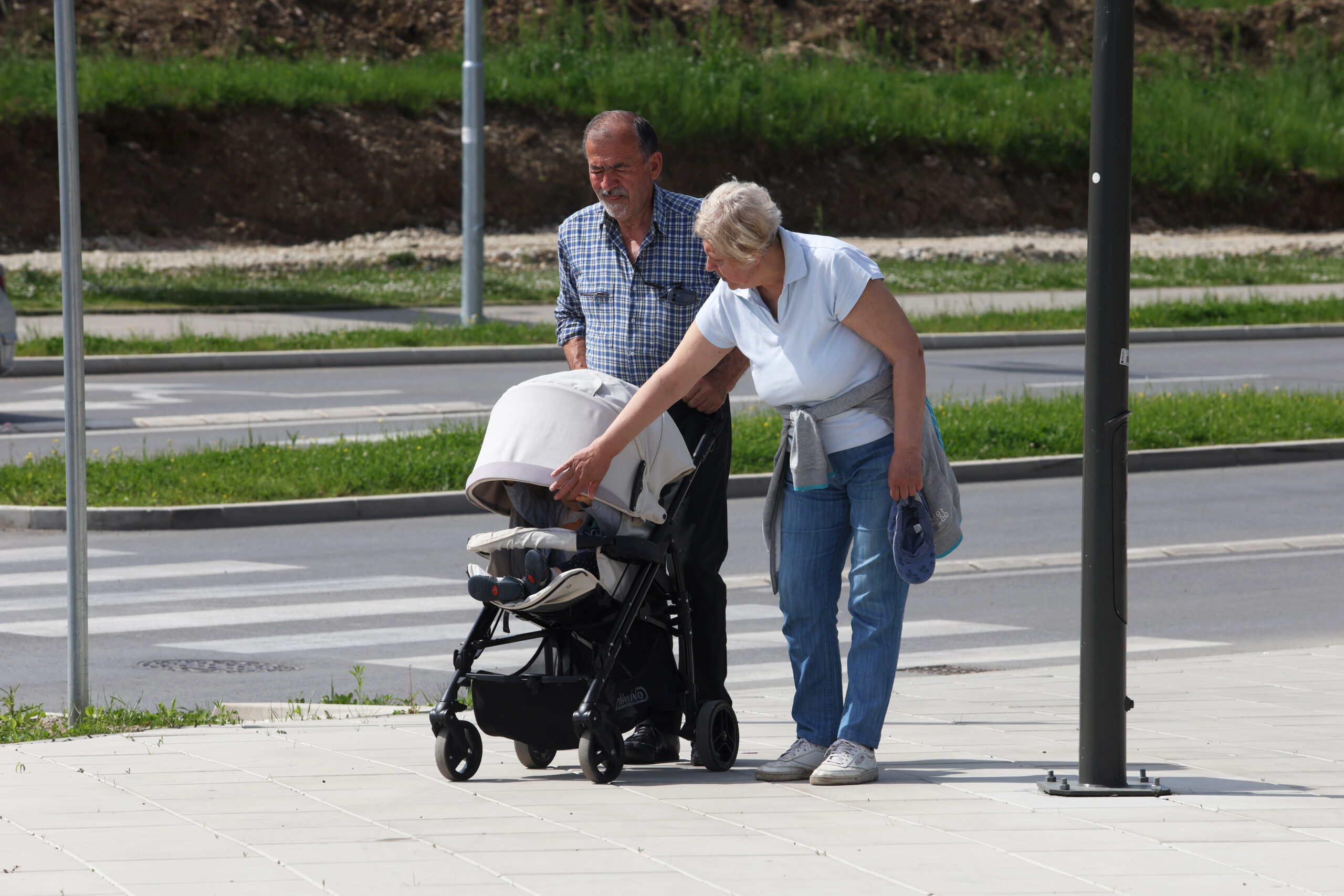 Evo koju baku djeca više vole, sa očeve ili majčine strane