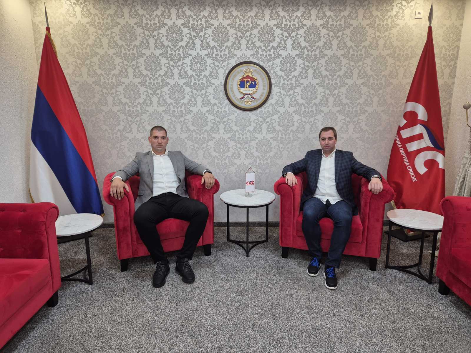 Goran Selak imenovao je Stefana Popovića za povjerenika SPS u Oštroj Luci