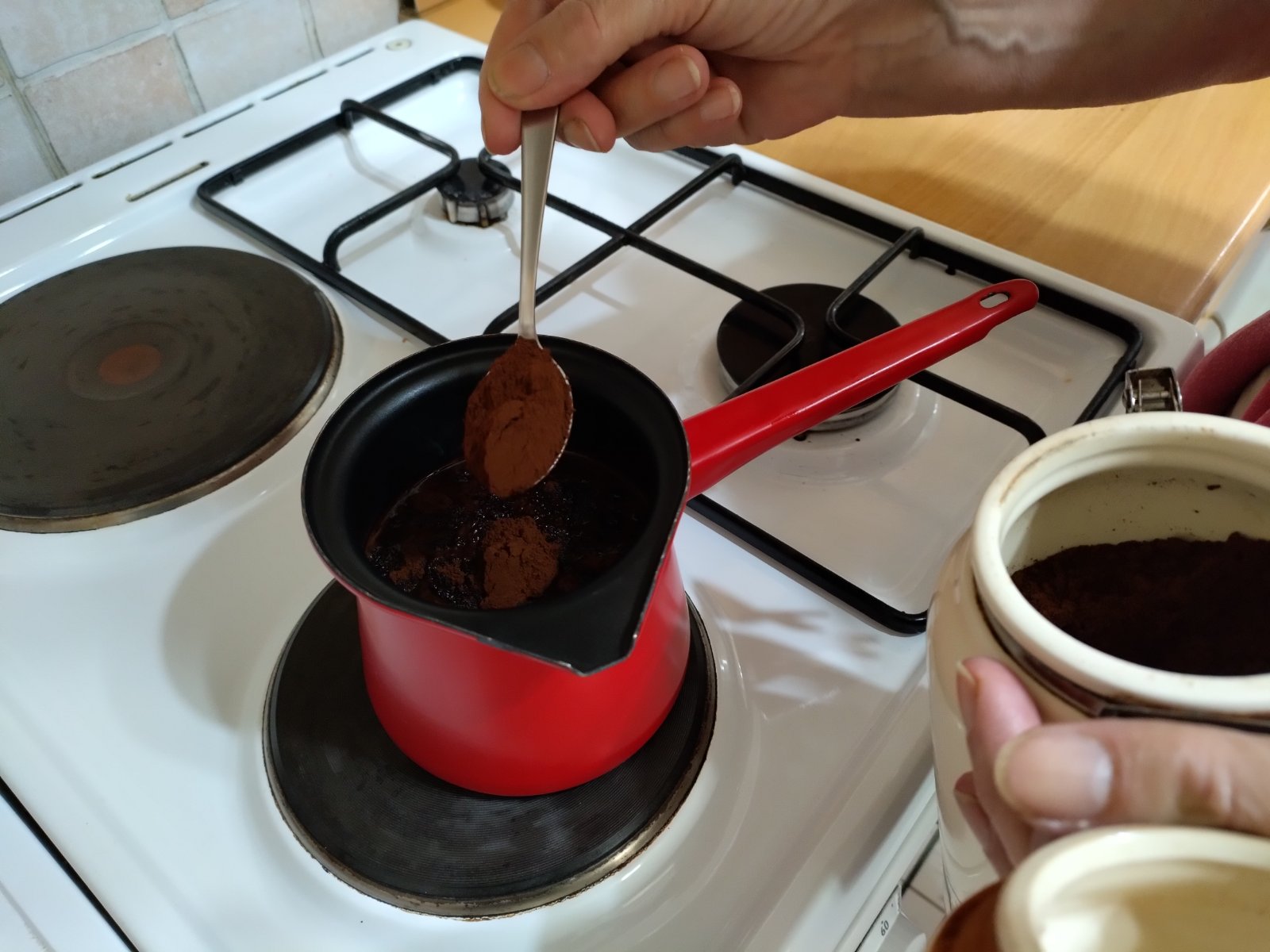 Kako se pravilno kuva crna kafa