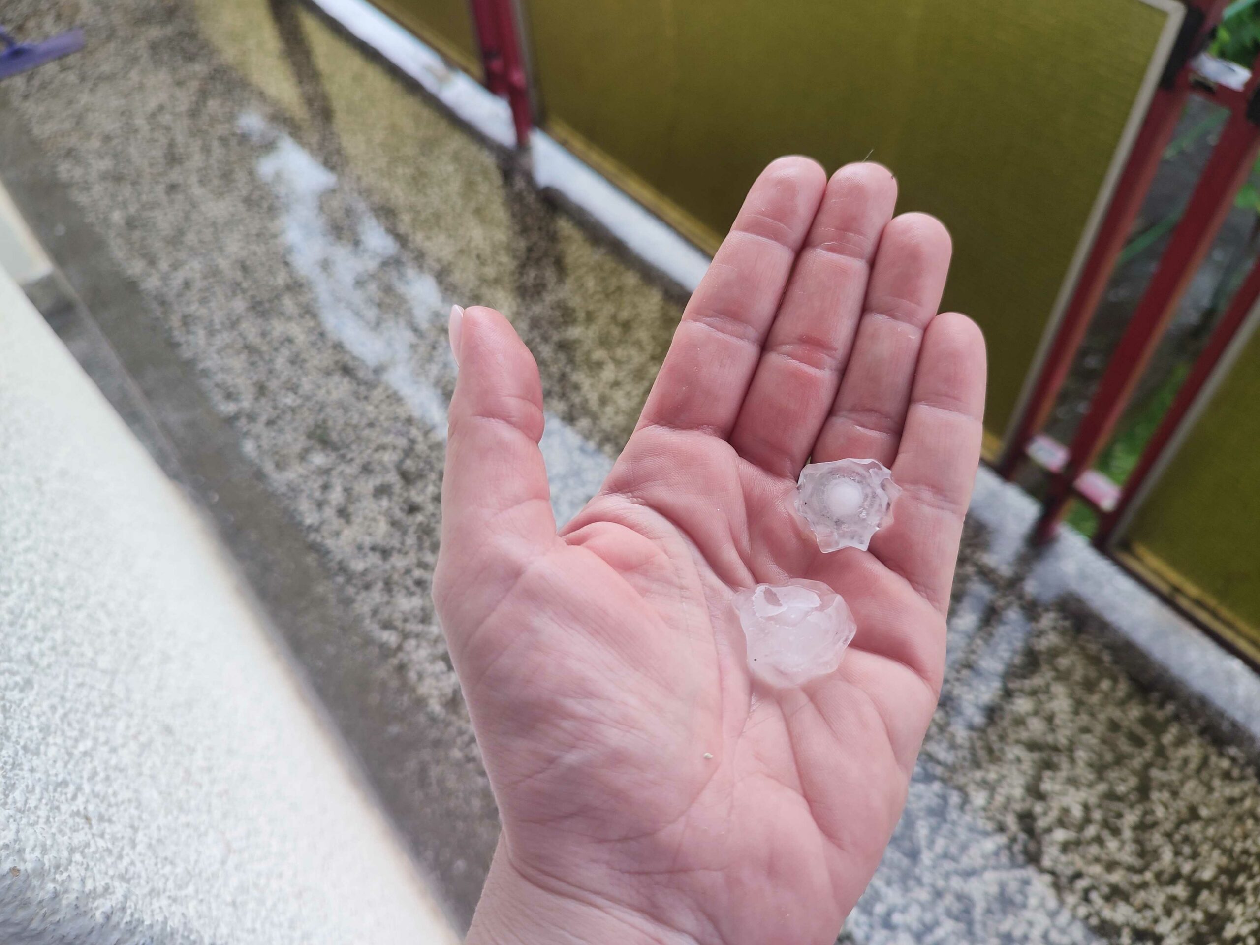 Nevrijeme protutnjalo Dalmacijom, obustavljen saobraćaj i dramatična ...