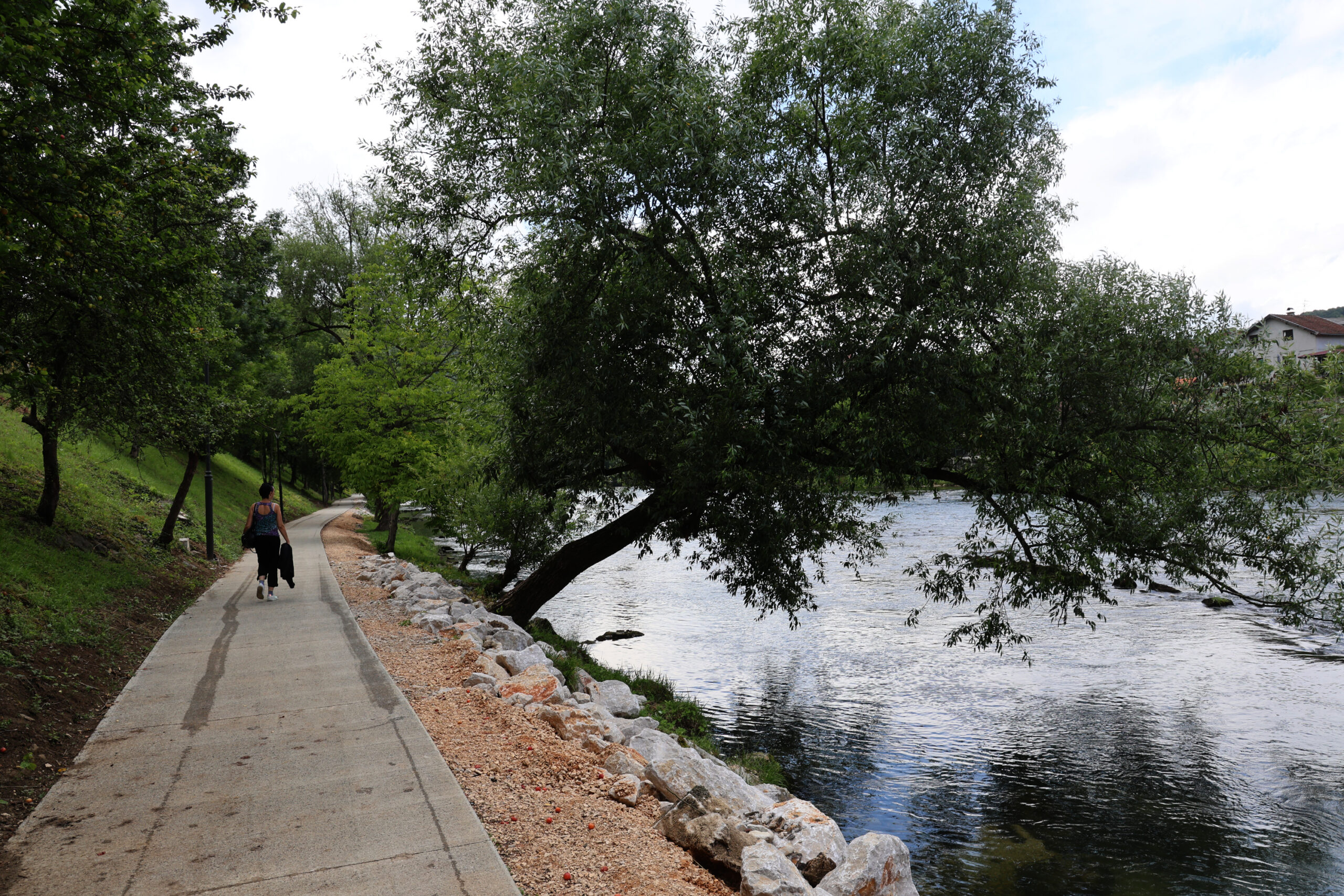 Šetalište pored Vrbasa uređeno je i sutra će biti svečano otvoreno