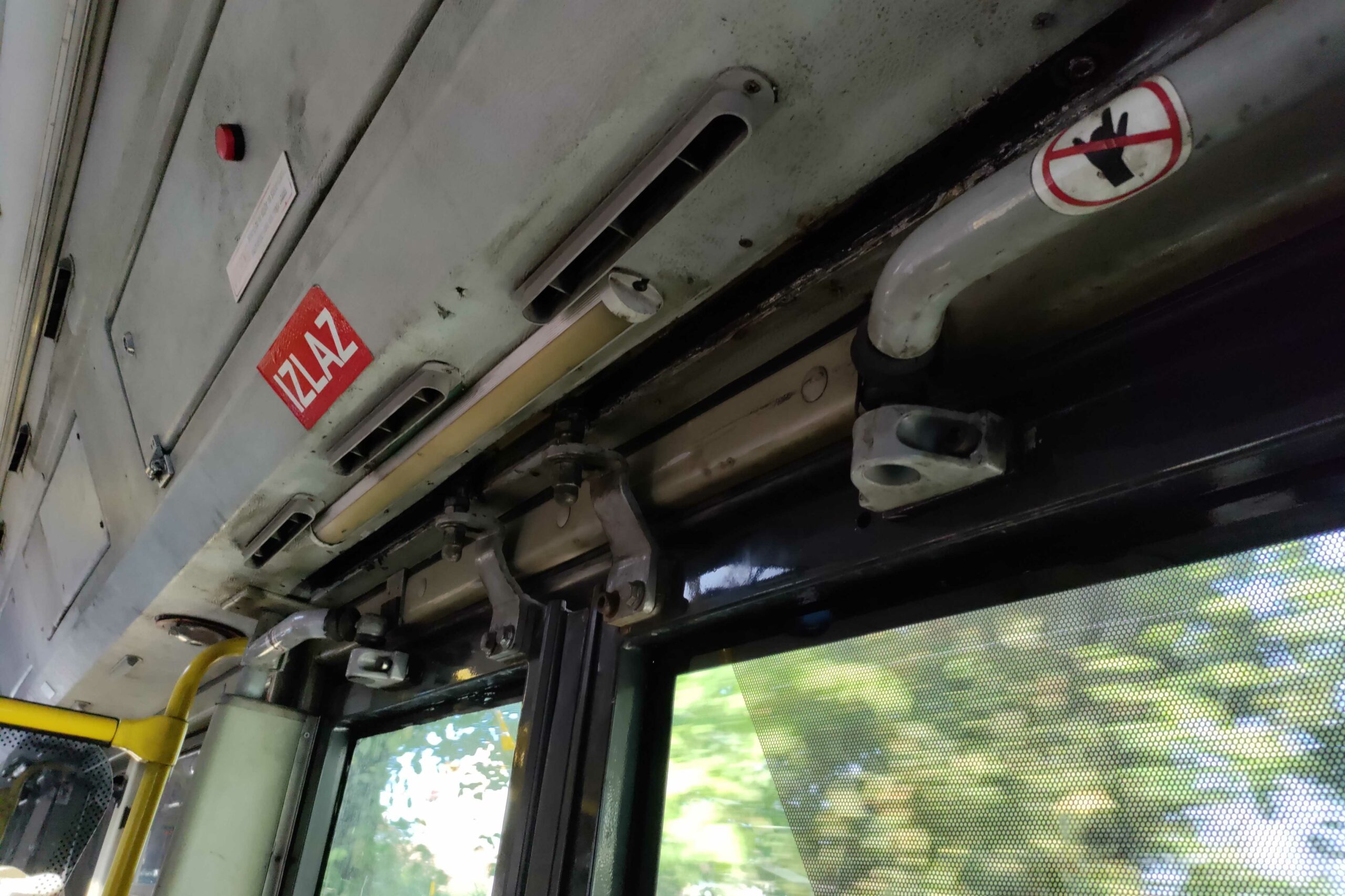 Napad na djevojku u autobusu, vozač brutano pretukao partnerku (28)