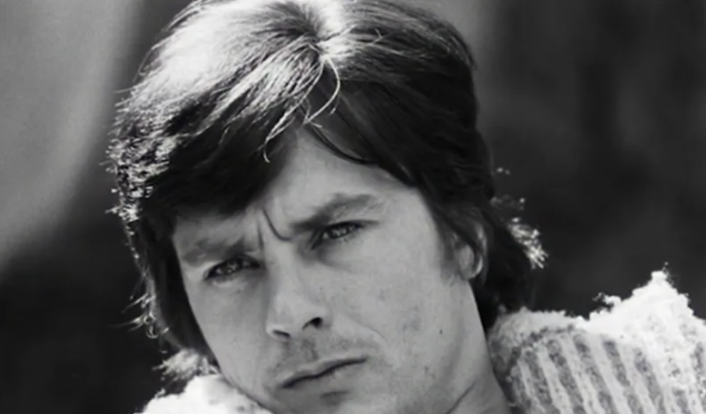 Slavni francuski glumac Alen Delon danas će biti sahranjen