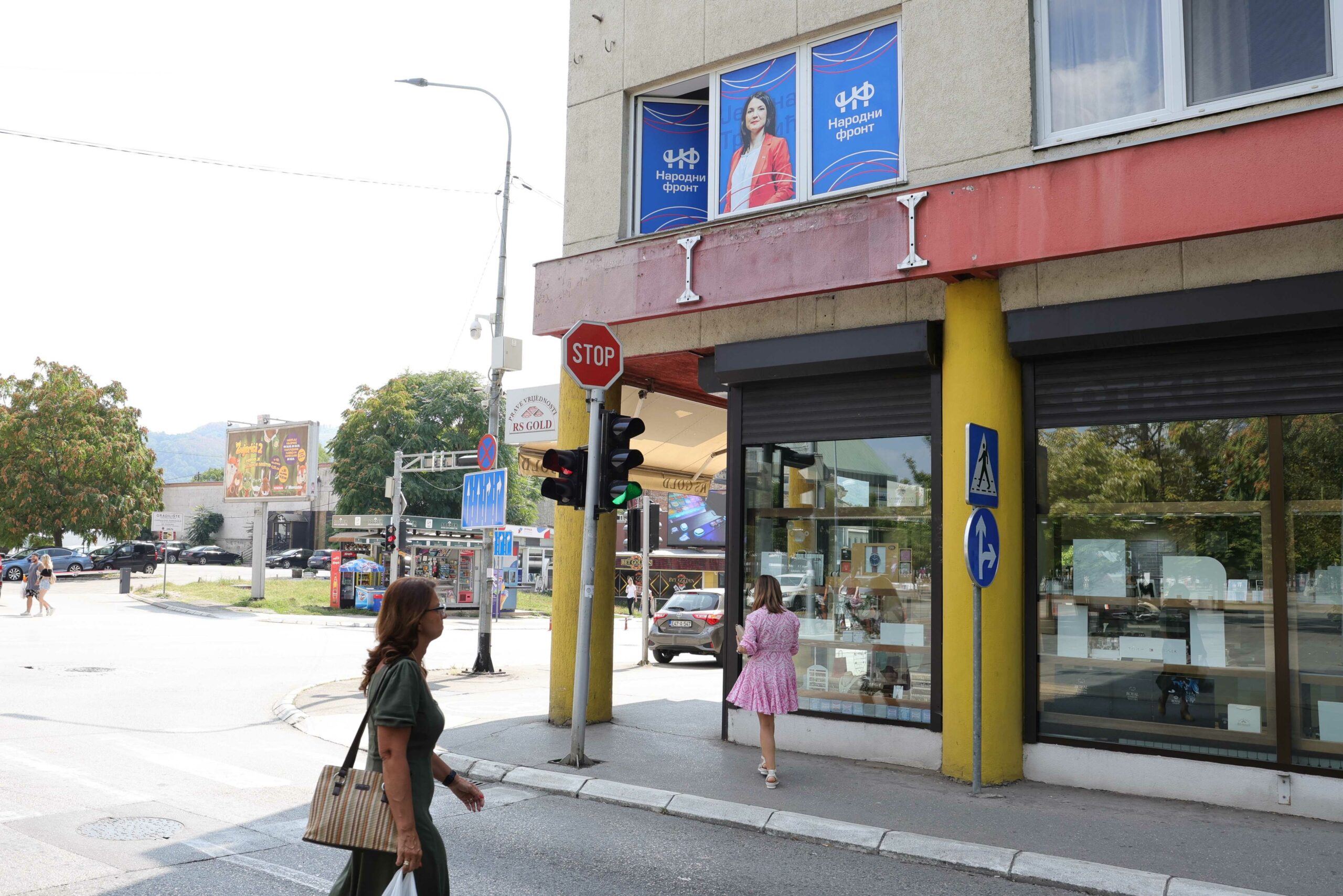 Narodni front Stanivukovića poredi sa Dodikom