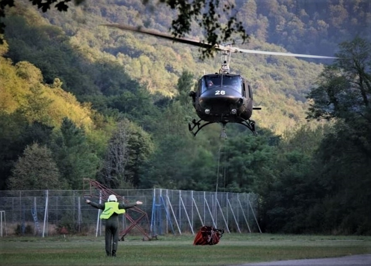 Helikopteri OS BiH pojačanim angažmanom gase požar na Tjentištu