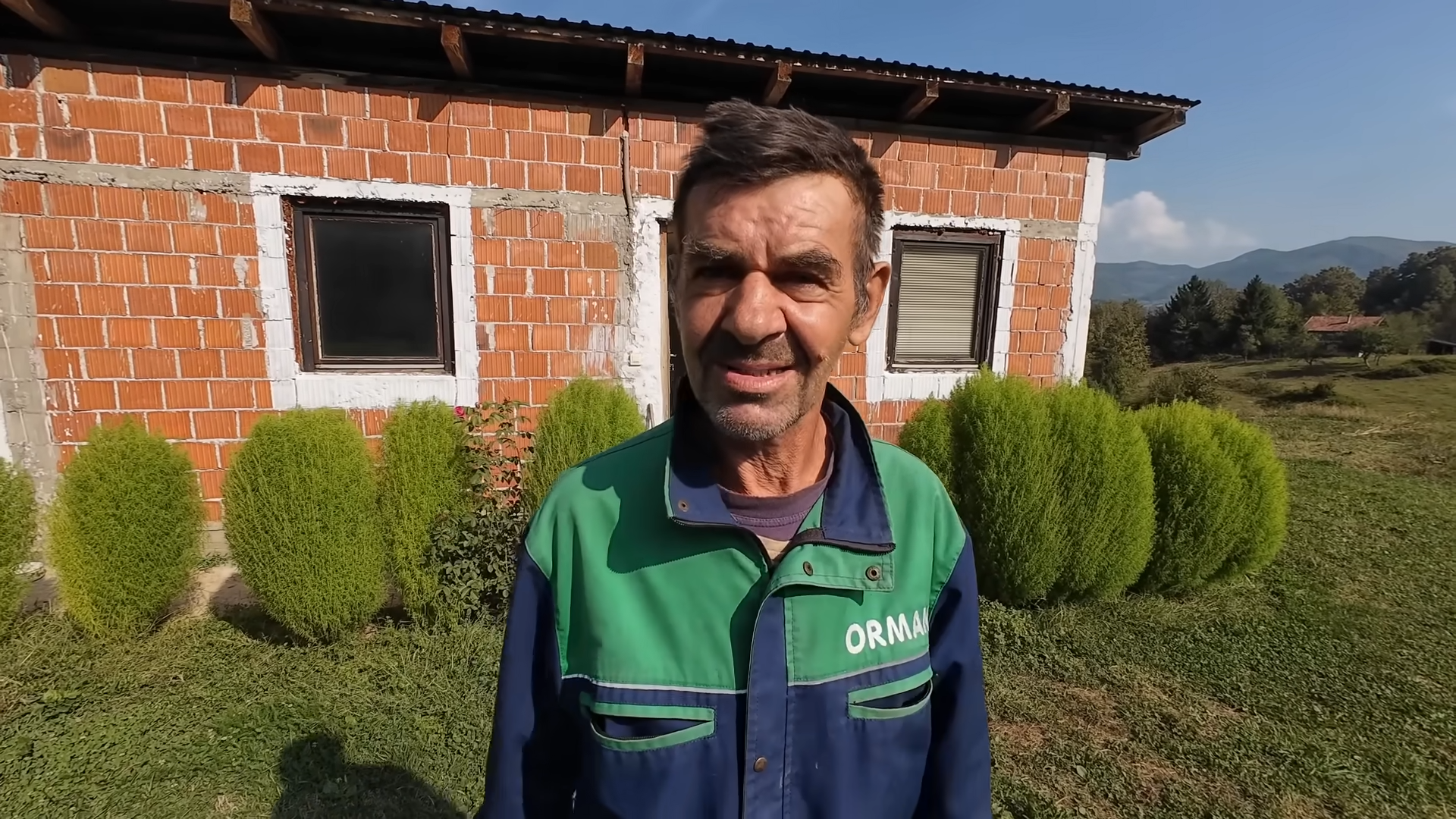 Rade iz Busovače sebi digao spomenik