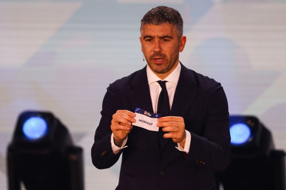 Aleksandar Kolarov na klupi mlade reprezentacije Srbije Aleksandar Kolarov na klupi mlade reprezentacije Srbije