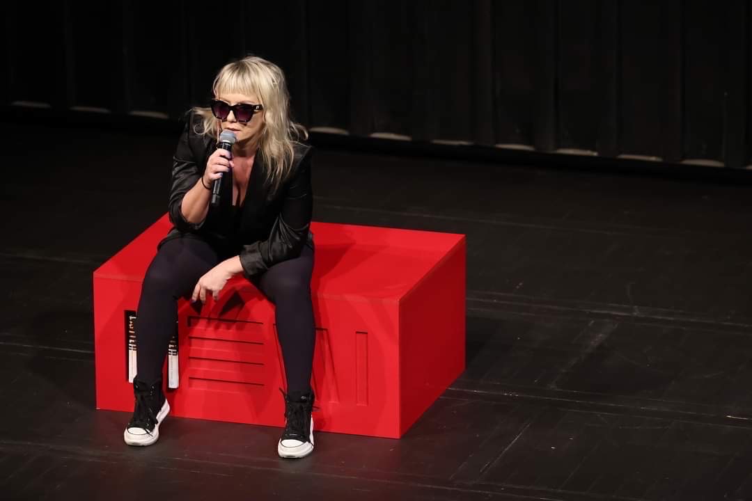 (FOTO) U Gradskom pozorištu Jazavac premijera monodrame “ja se zovem ...