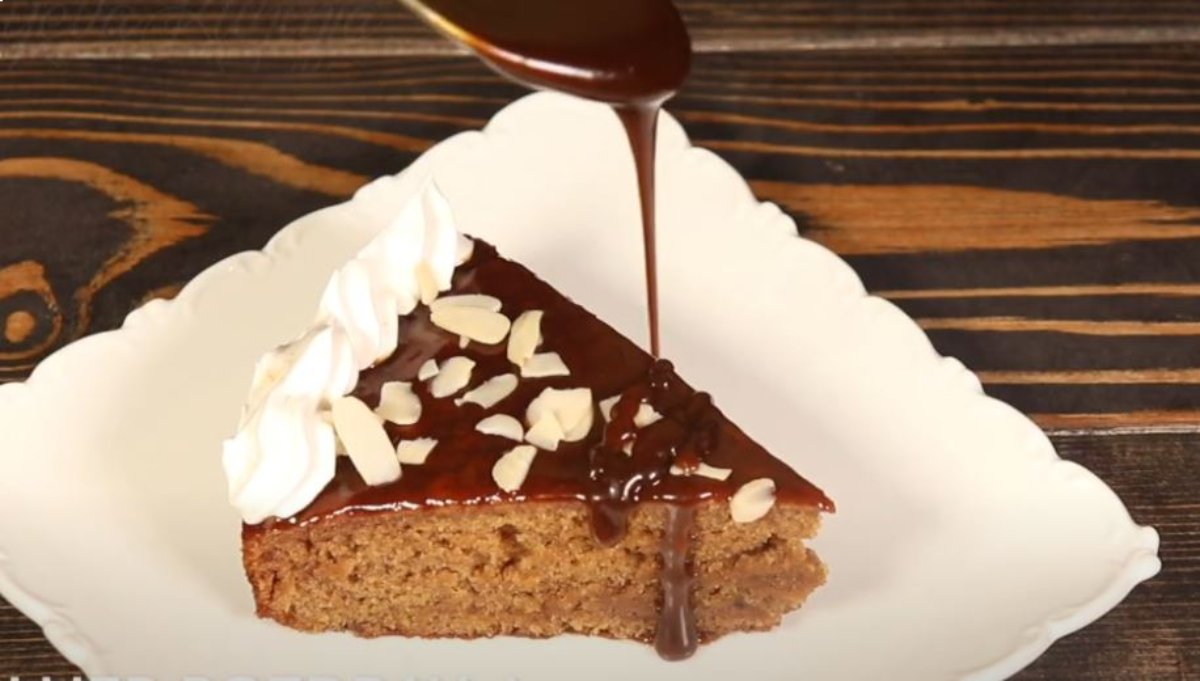 KOLAČ OD DATULA I KARAMELE Kad jednom napravite ovu poslasticu, stalno ...