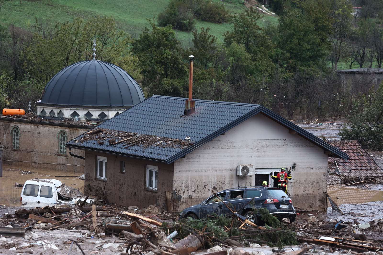 Katastrofalno stanje u Donjoj Jablanici nakon poplave