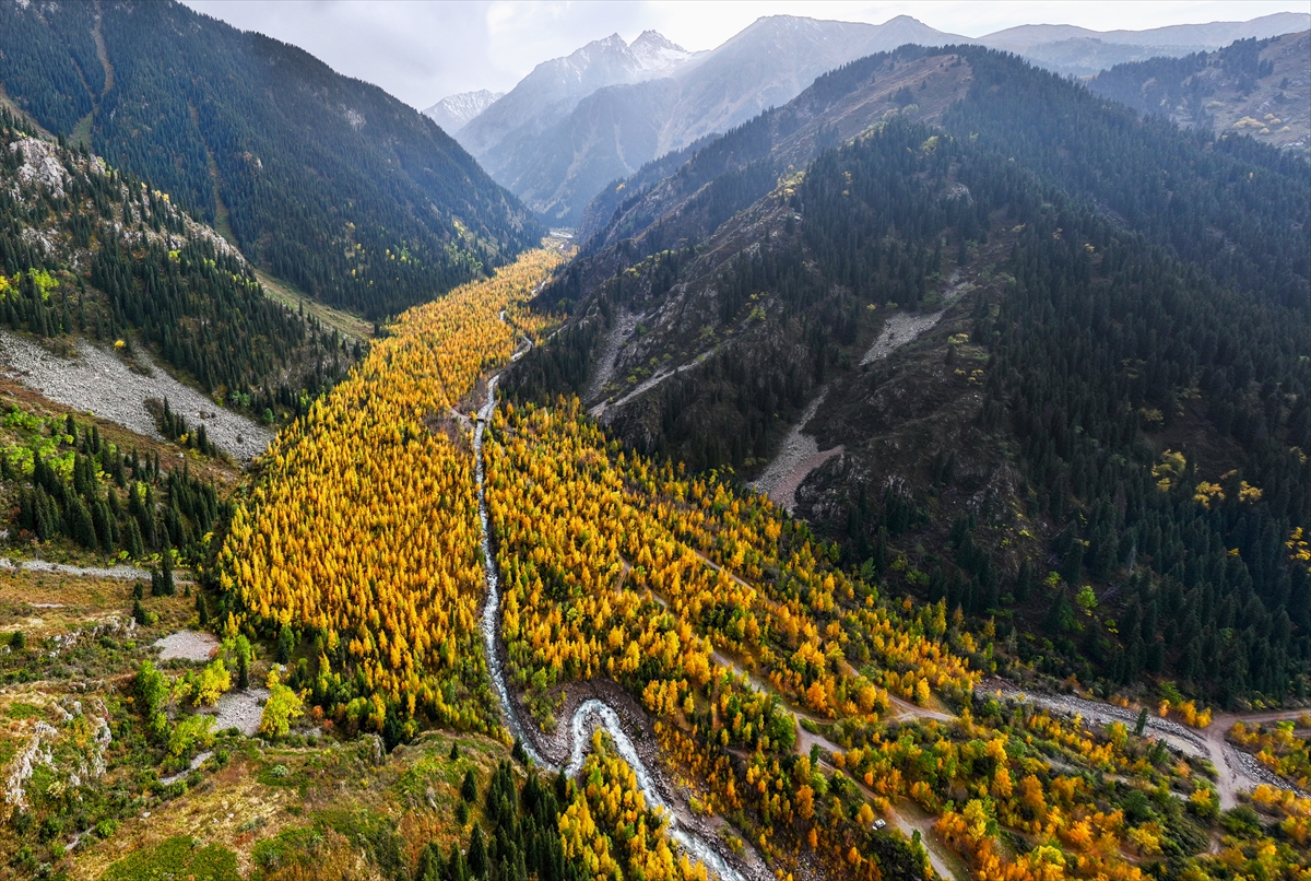 Jezero Isik Kul u Kazahstanu fascinira ljepotom