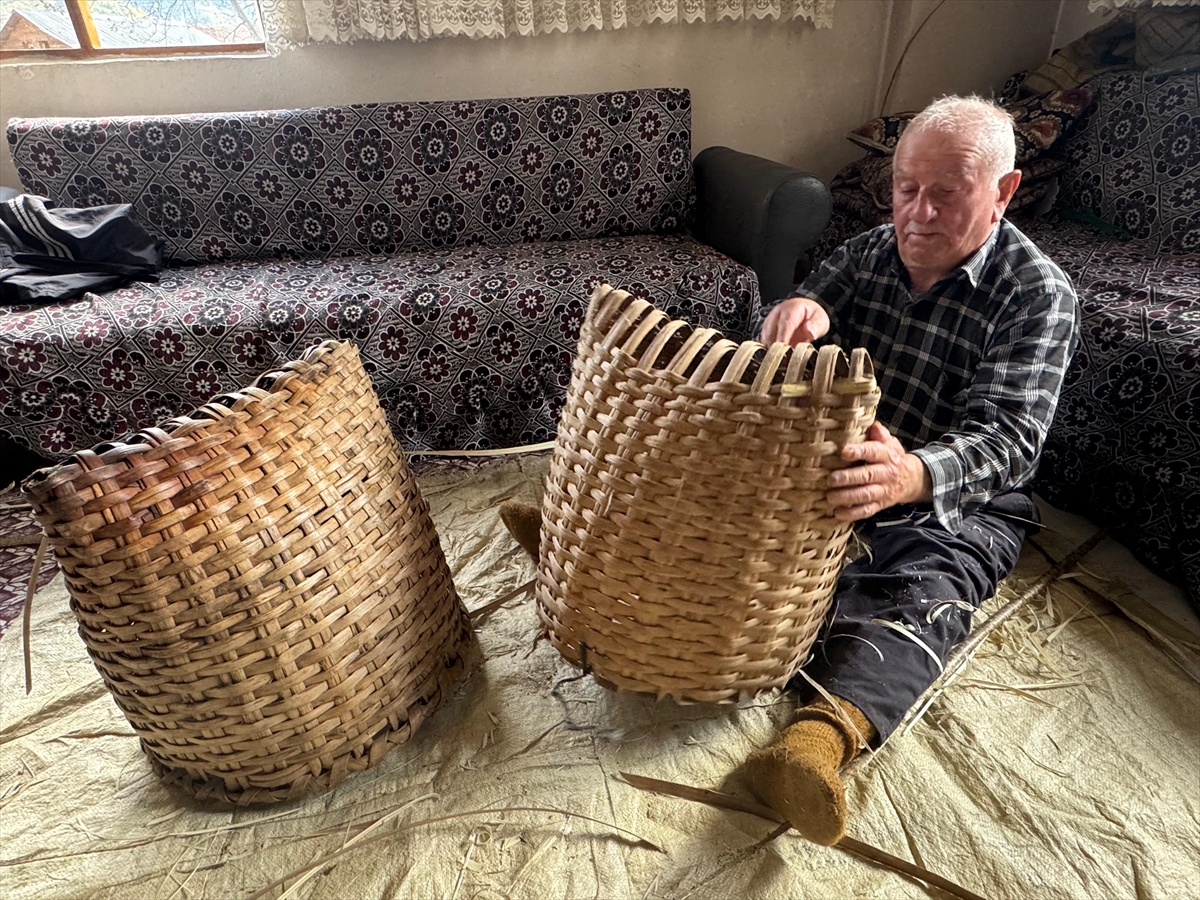 Haki je jedan od posljednjih zanatlija koji se bavi pletenjem sepeta