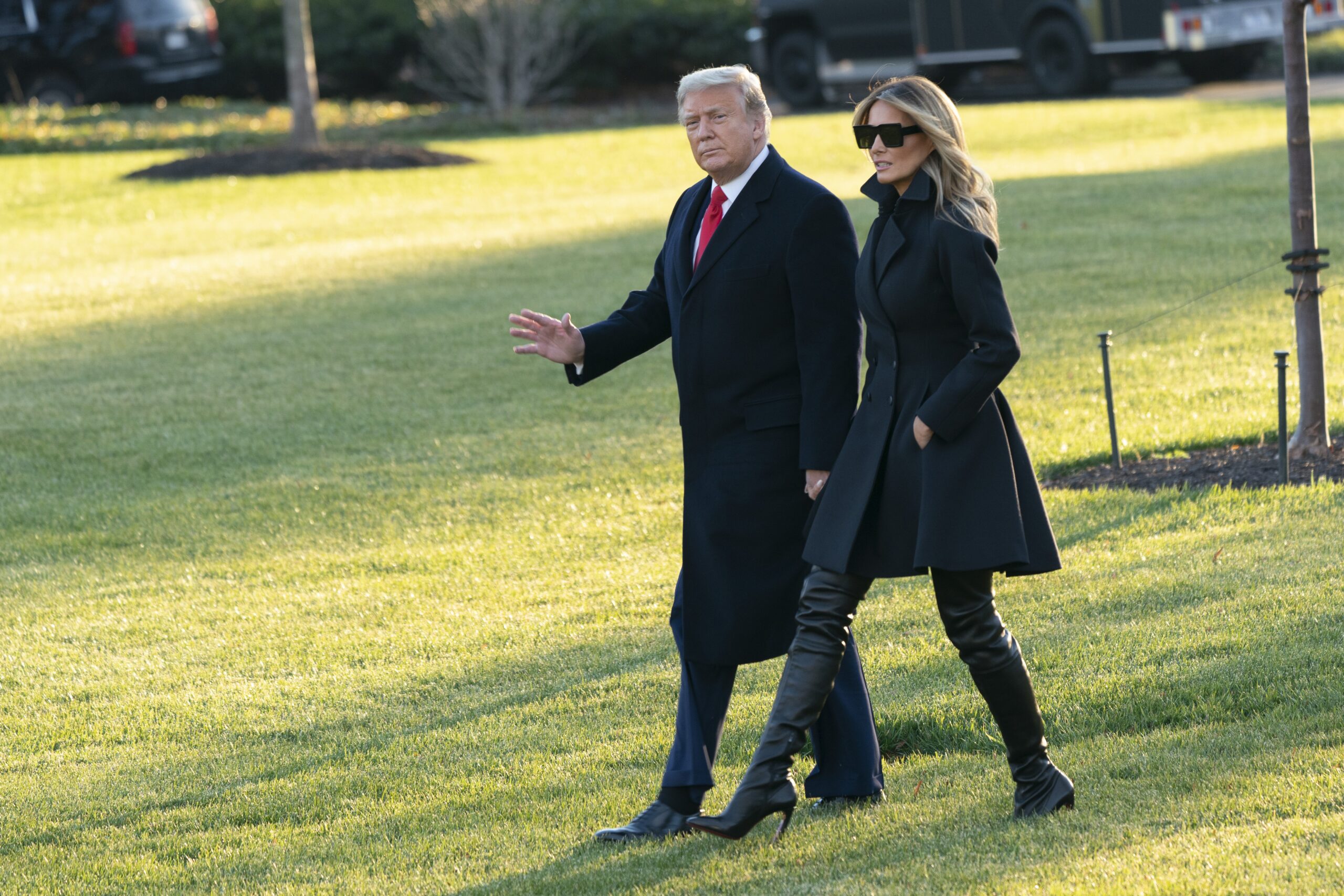 Ljudi u čudu kada čuju koji broj cipela nosi Melanija Tramp