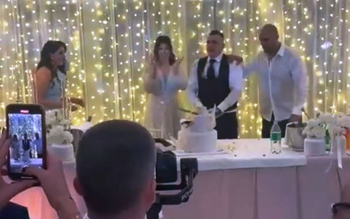 Oglasio se kum koji je NA SVADBI ŠUTNUO TORTU i razbjesnio narod