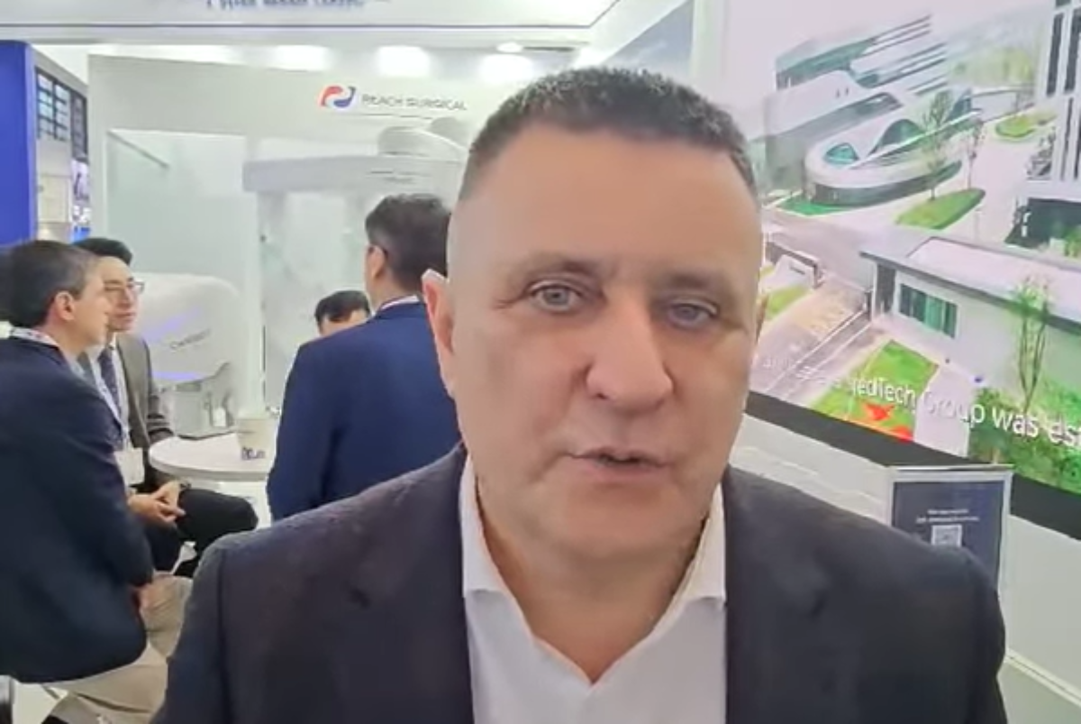 Đajić sa kolegama na Sajmu medicinske opreme u Dizeldorfu