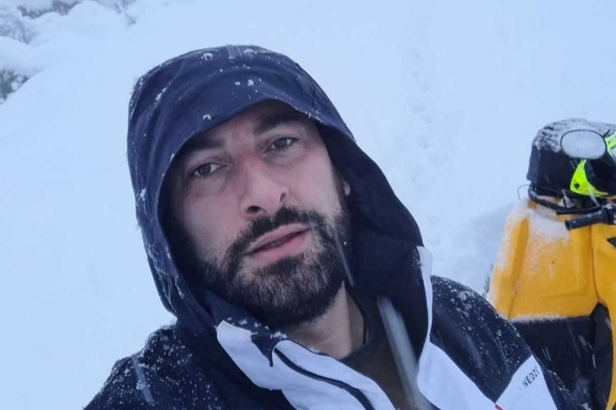 Milan Minja Savanović sa prijateljima pomagao zavejanim Banjalučanima