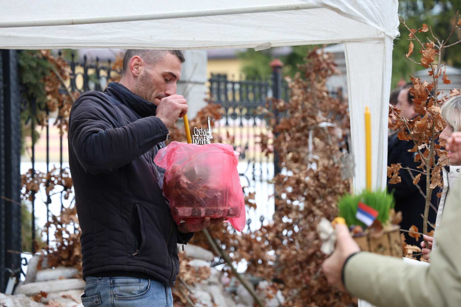 Evo šta se radi sa badnjakom poslije Božića