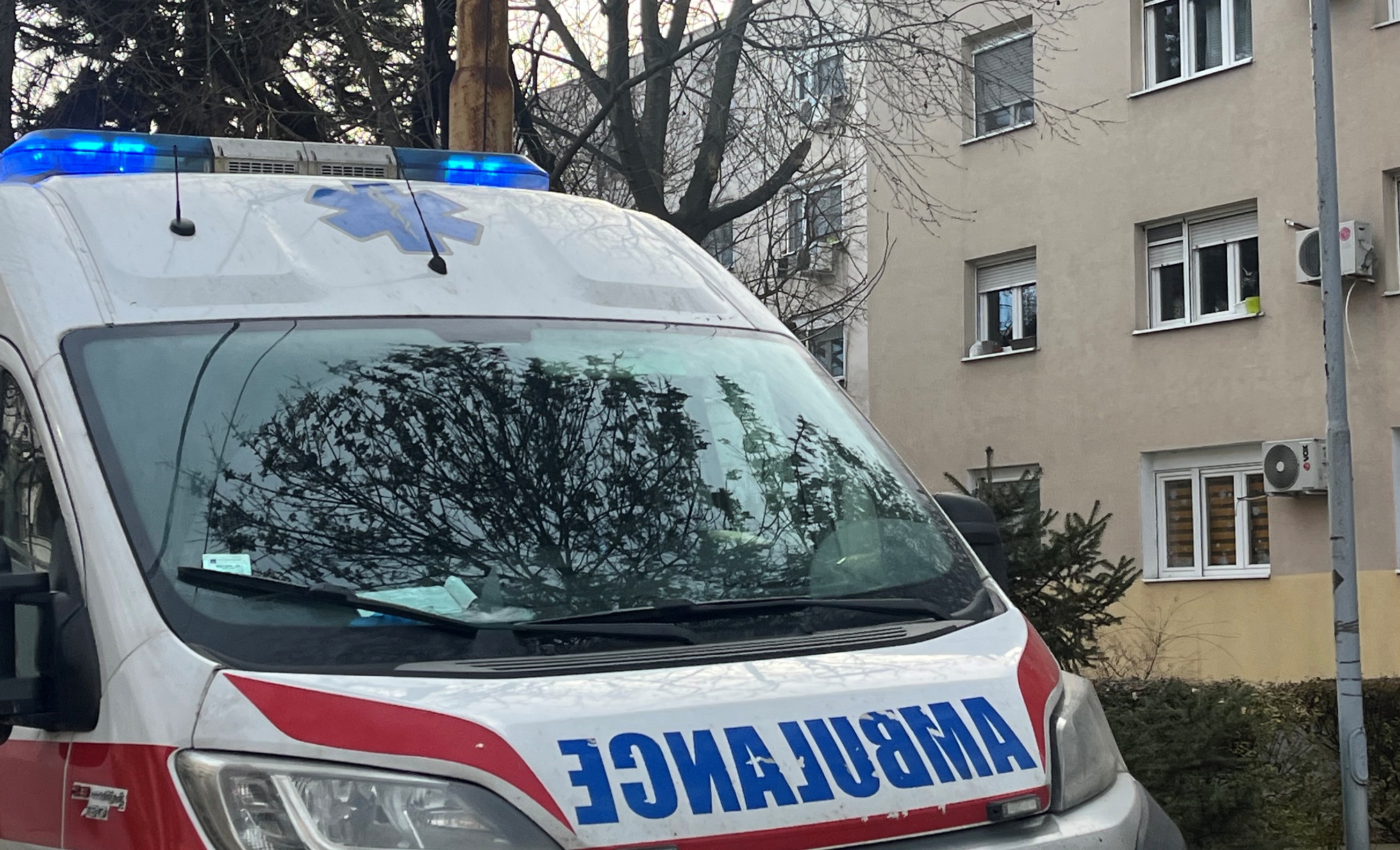 Vatra "guta" autobus, putnici se evakuisali u zadnji čas