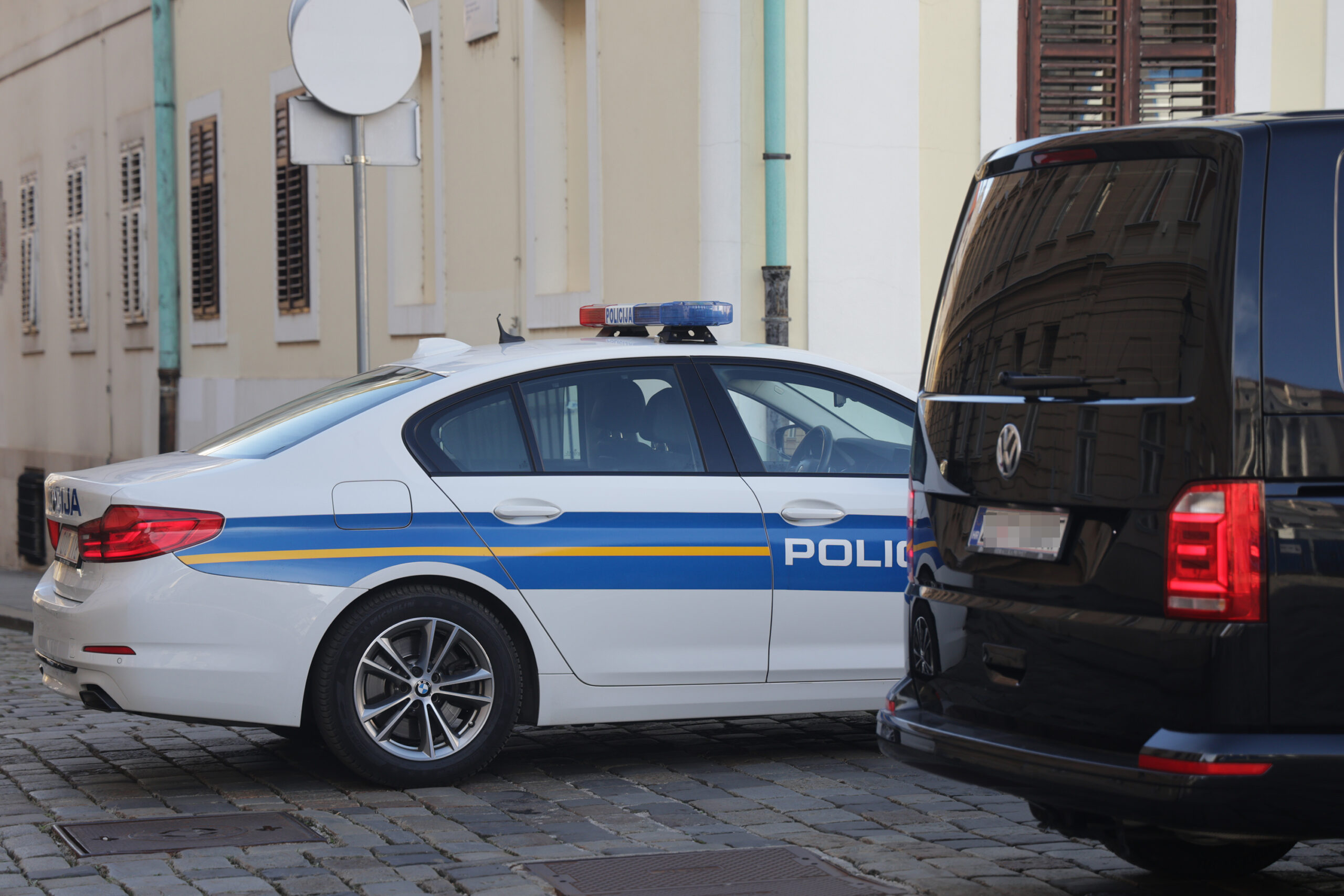 Ubistvo u Zagrebu, penzioneru koji je nasmrt izbo ženu u dvorištu prijeti ova kazna