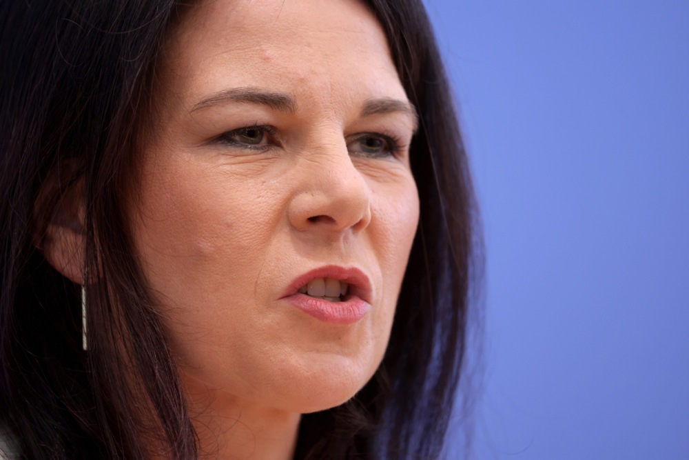 Analena Berbok: Počela je nova era sramote