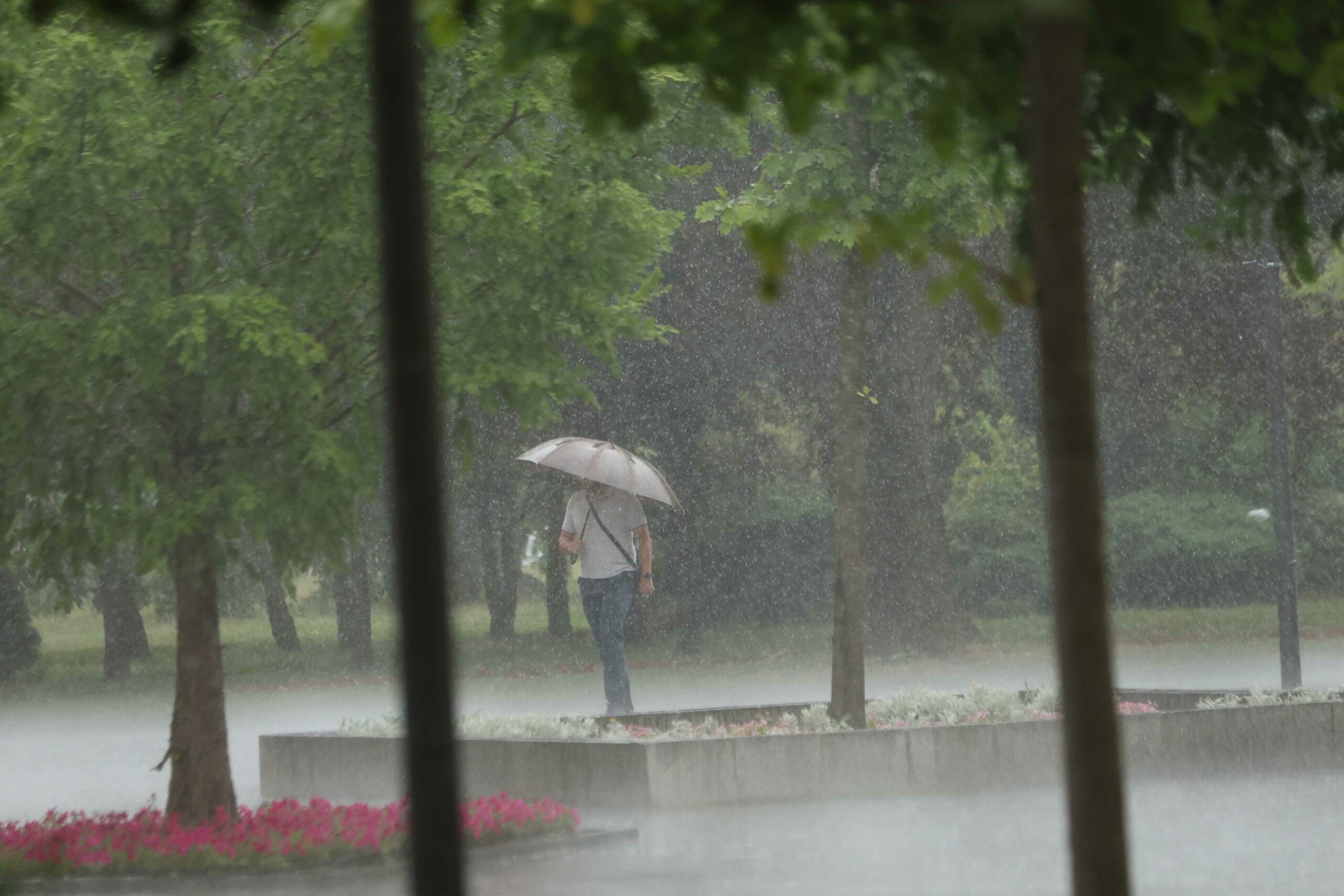 Jako nevrijeme pogodilo Sloveniju, moguće superćelijske oluje