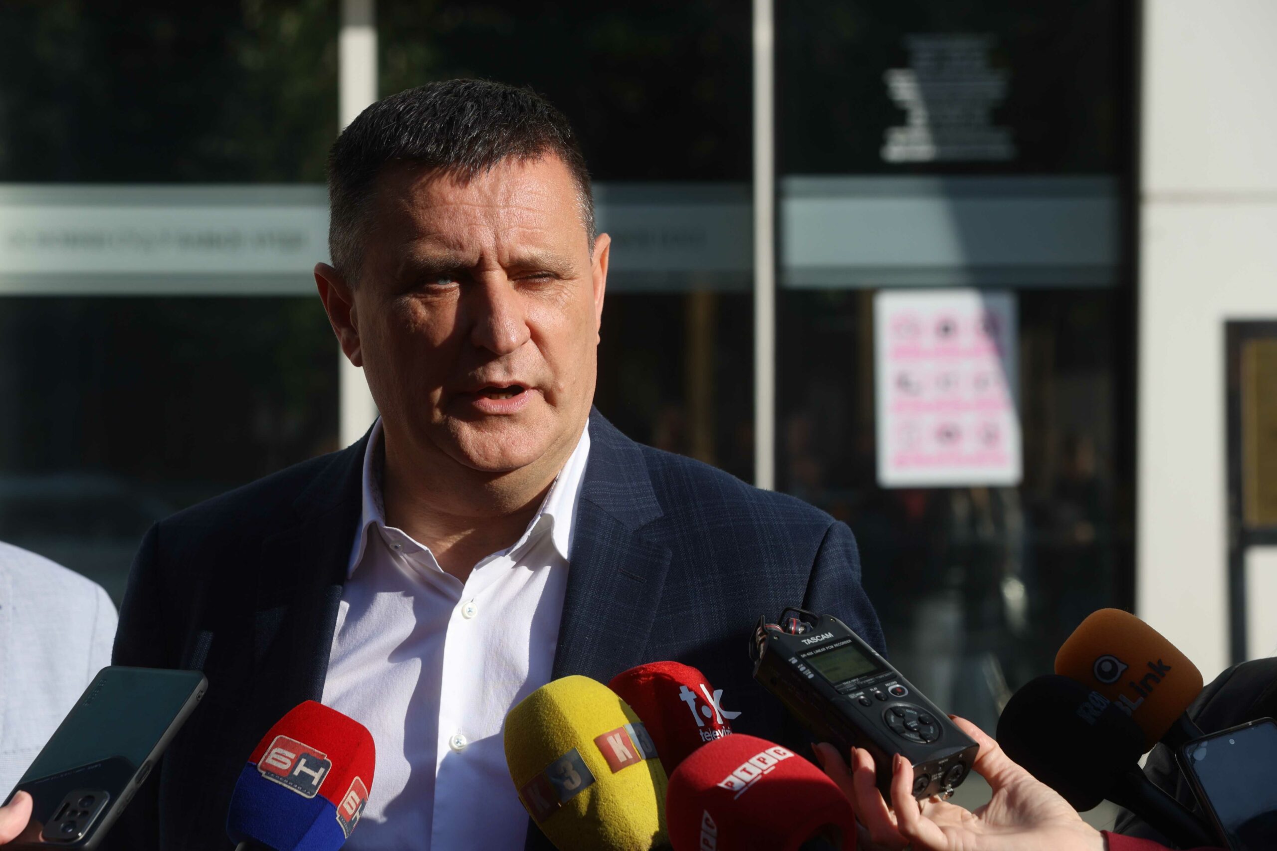 Draško Stanivuković tužio Vladu Đajića za klevetu, pa se nije pojavio ...