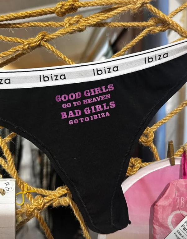 Una Čolić, trenutno boravi na Ibici