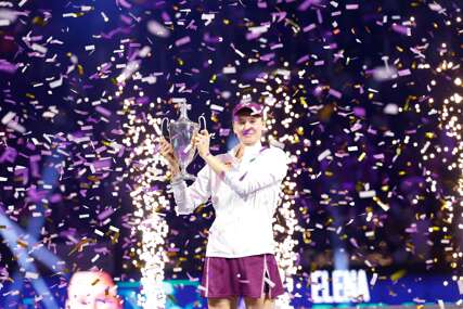 Elena Ribakina osvojila titulu, pa potezom šokirala sve