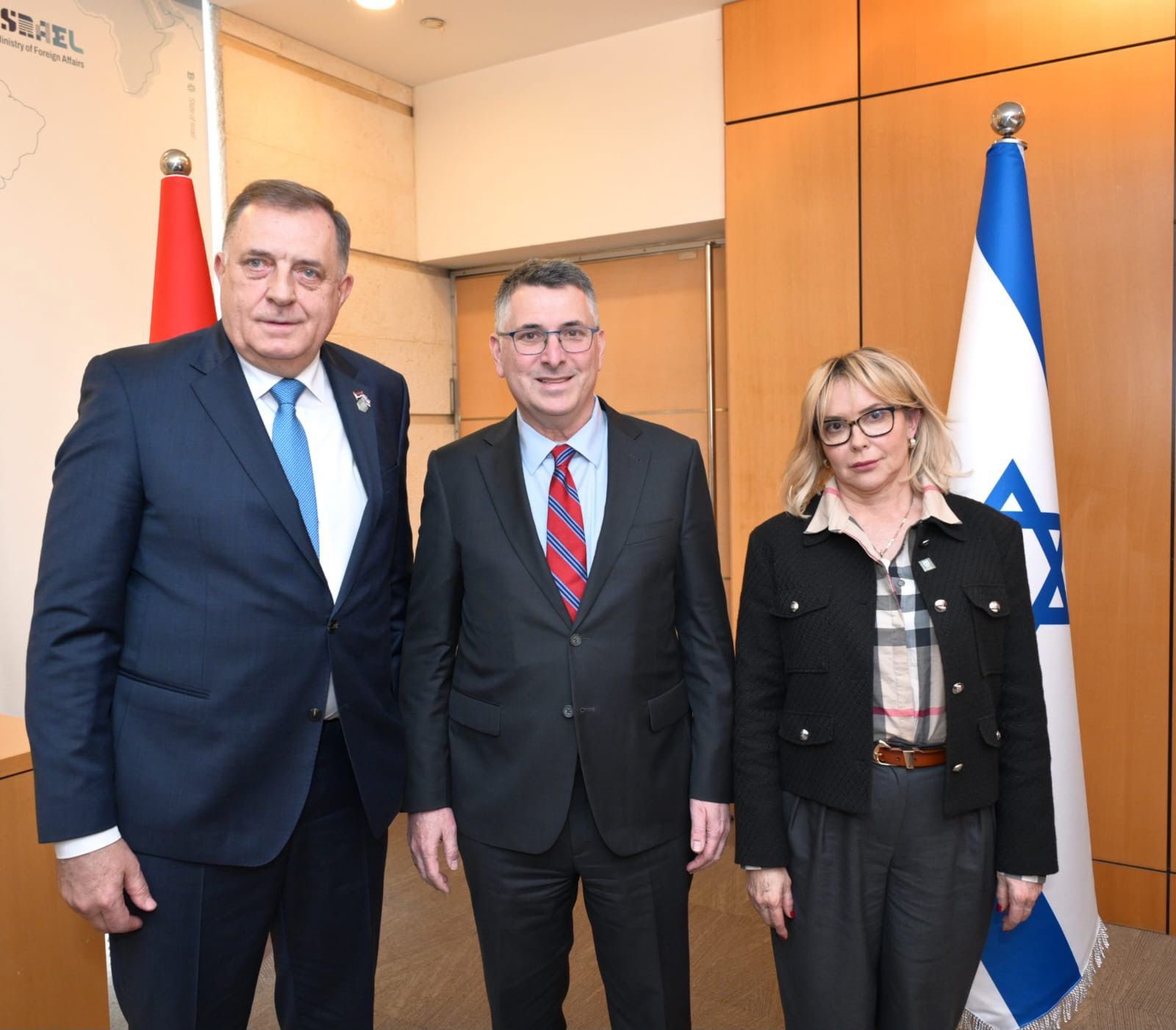Milorad Dodik i spoljna politika SNSD